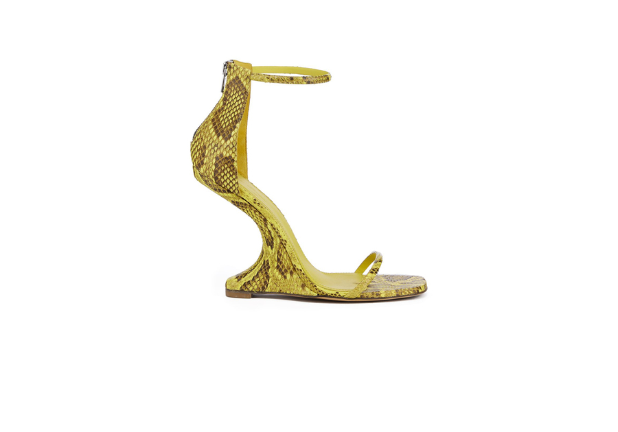 Impossible heels | Vogue Portugal