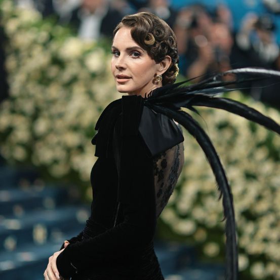 Doechii faz a sua estreia (em calções) na Met Gala 2025 | Vogue Portugal