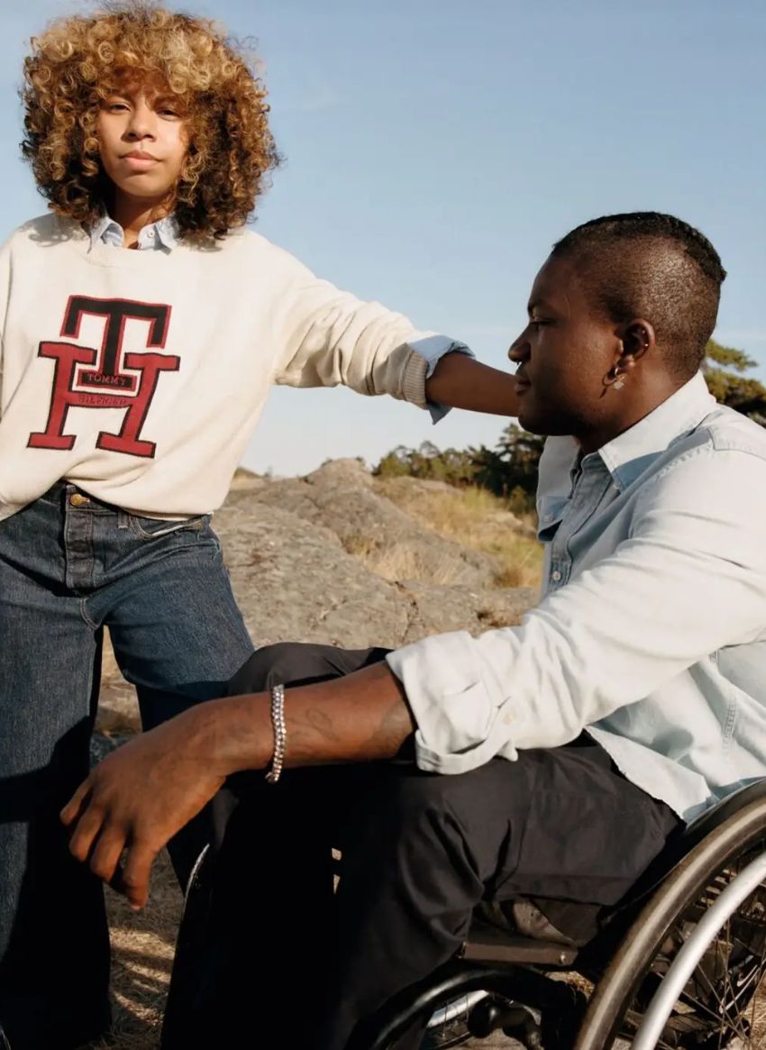 Moda adaptada: 5 coleções de Moda para pessoas com deficiência | Vogue ...